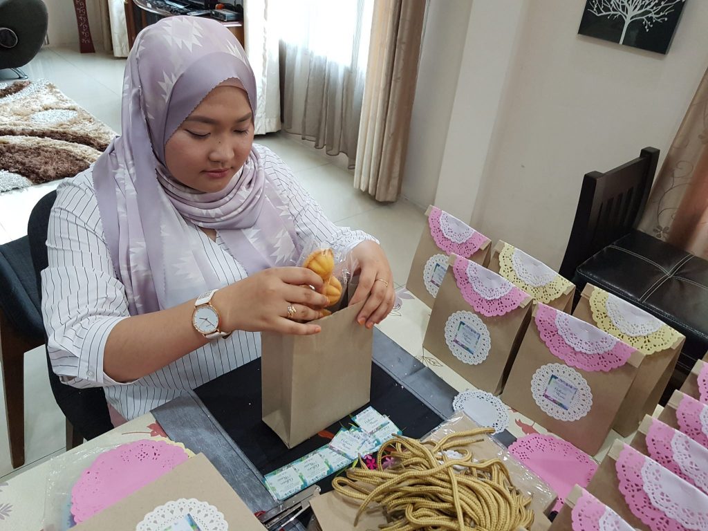 Creating door gifts as low as a dollar - Biz Brunei