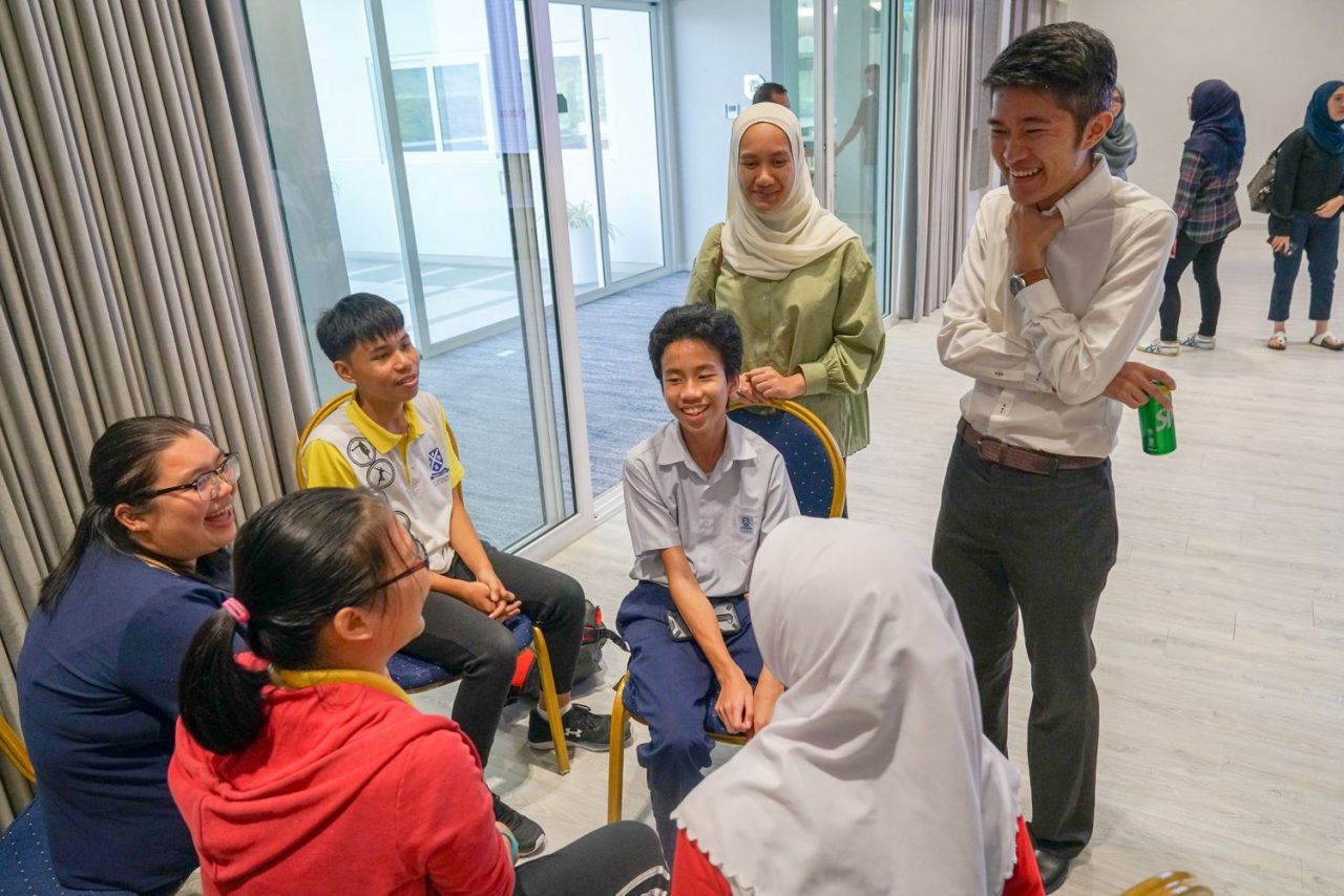 Recycling, budgeting mobile apps win Teens in AI Brunei - Biz Brunei