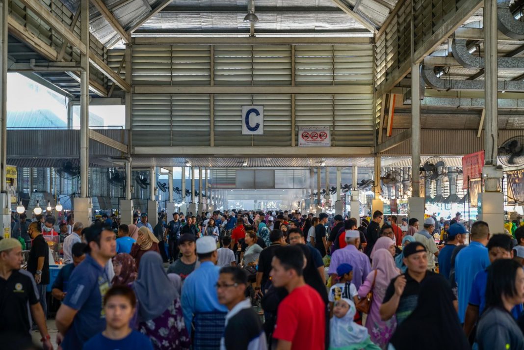 Beat the crowds at the Gadong night market with pasarpbg.com - Biz Brunei