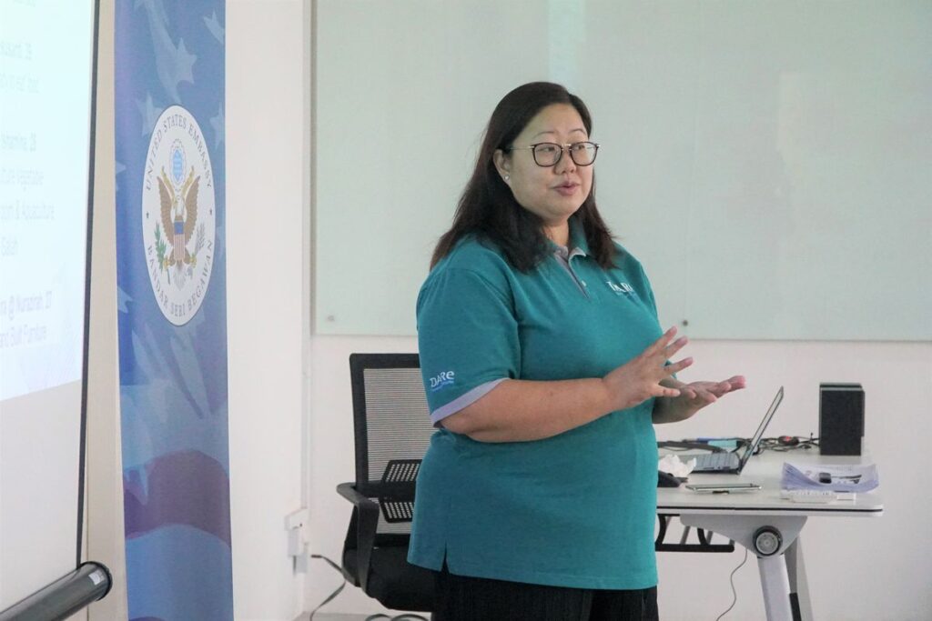 BWN Design, Happy Sunflower, and Miroirs Et named top three in second ...